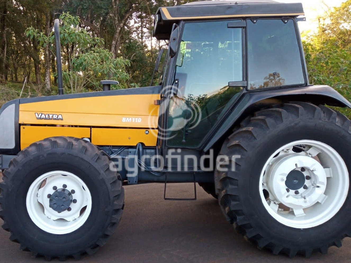 Trator Valtra BM 110 Ano 2004 | agrofinder